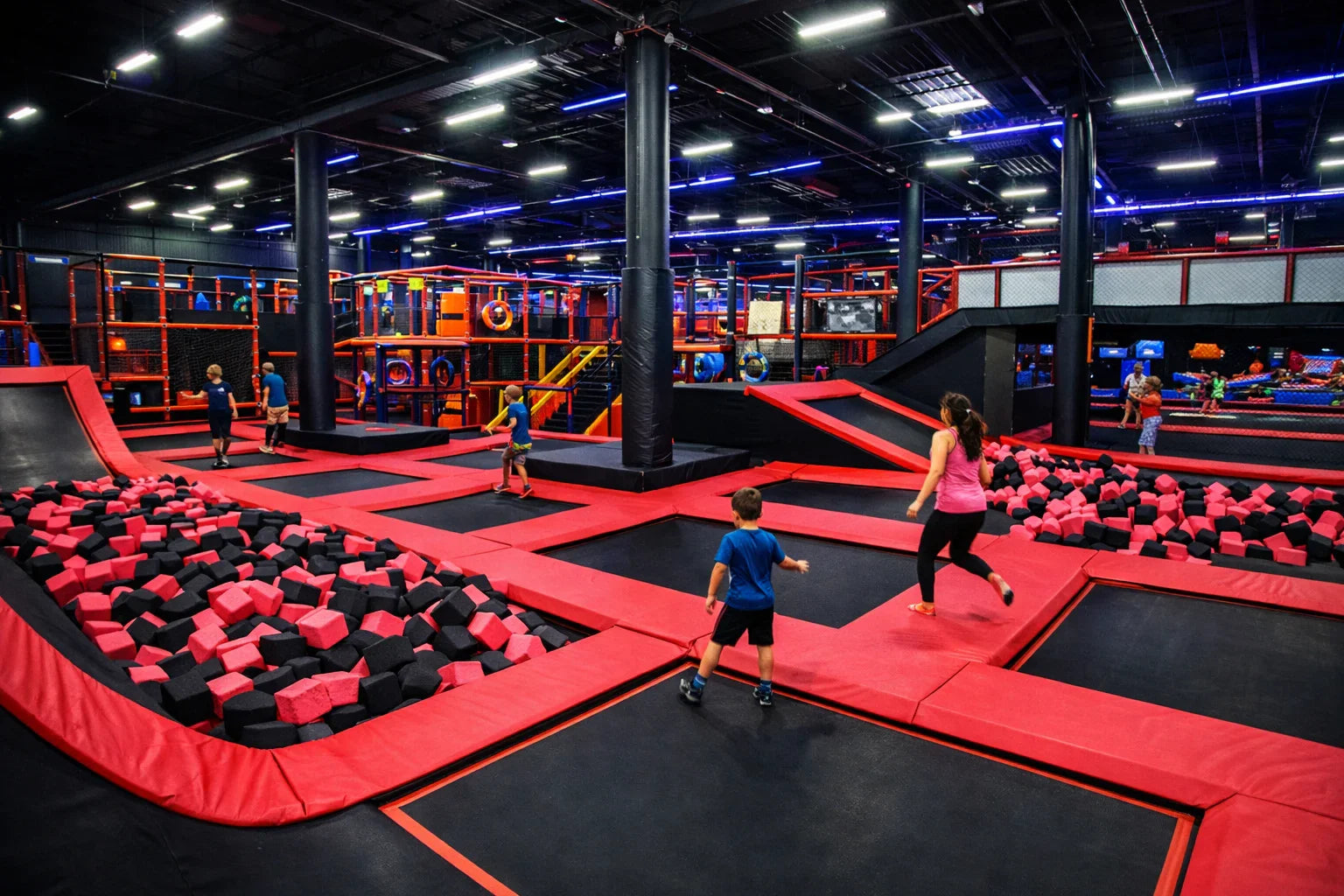 Small Trampoline vs Park Trampolines: Understanding the Jumping Experi ...